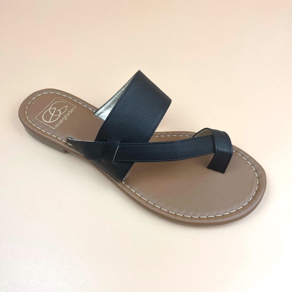 Everglades | Shoes | Black Toe Strap Sandals Multiple Sizes New In Box ...